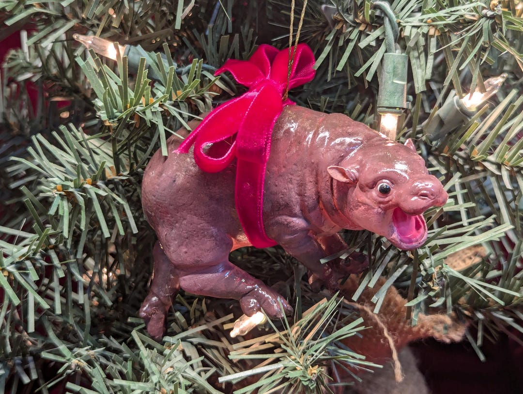 Moo Deng Christmas Ornament: Moo Deng-le, Baby Hippo, Lifelike Figurine ...