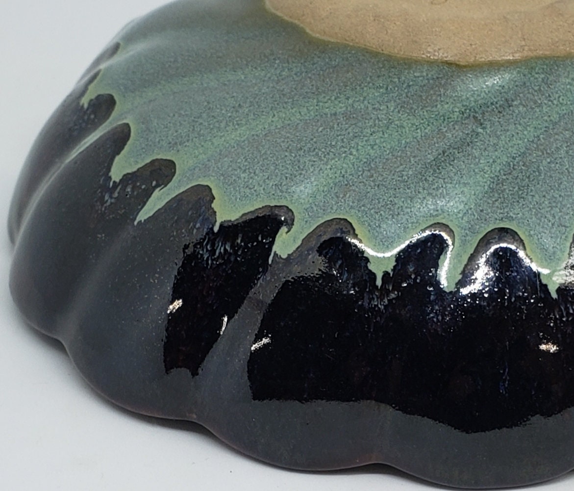 Medium Size Decorative Textured Pottery Bowl Swirl Pattern - Etsy