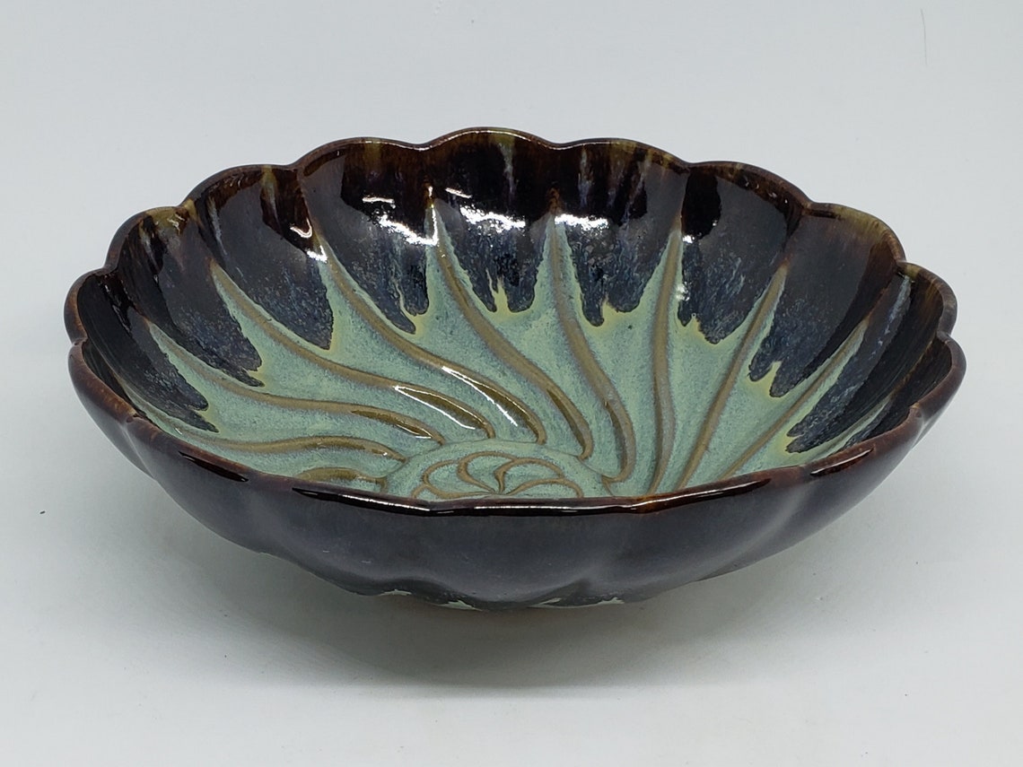Medium Size Decorative Textured Pottery Bowl Swirl Pattern - Etsy