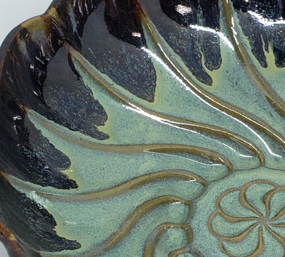 Medium Size Decorative Textured Pottery Bowl Swirl Pattern | Etsy