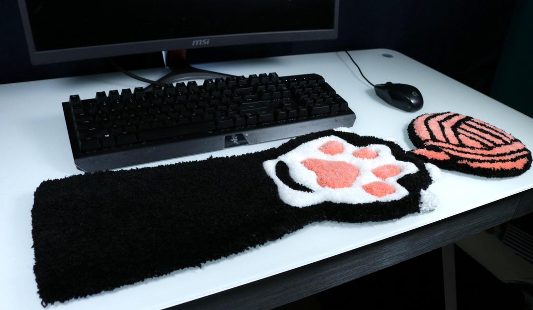 Cat Paw Keyboard Rug AND Yarn Ball Mouse Rest - Etsy