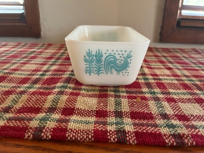 Vintage Pyrex Rooster Refrigerator Dish - Etsy