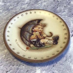 Vintage 1995 MJ Hummel Goebel Miniature Plate 1981 - Boy With Umbrella ...