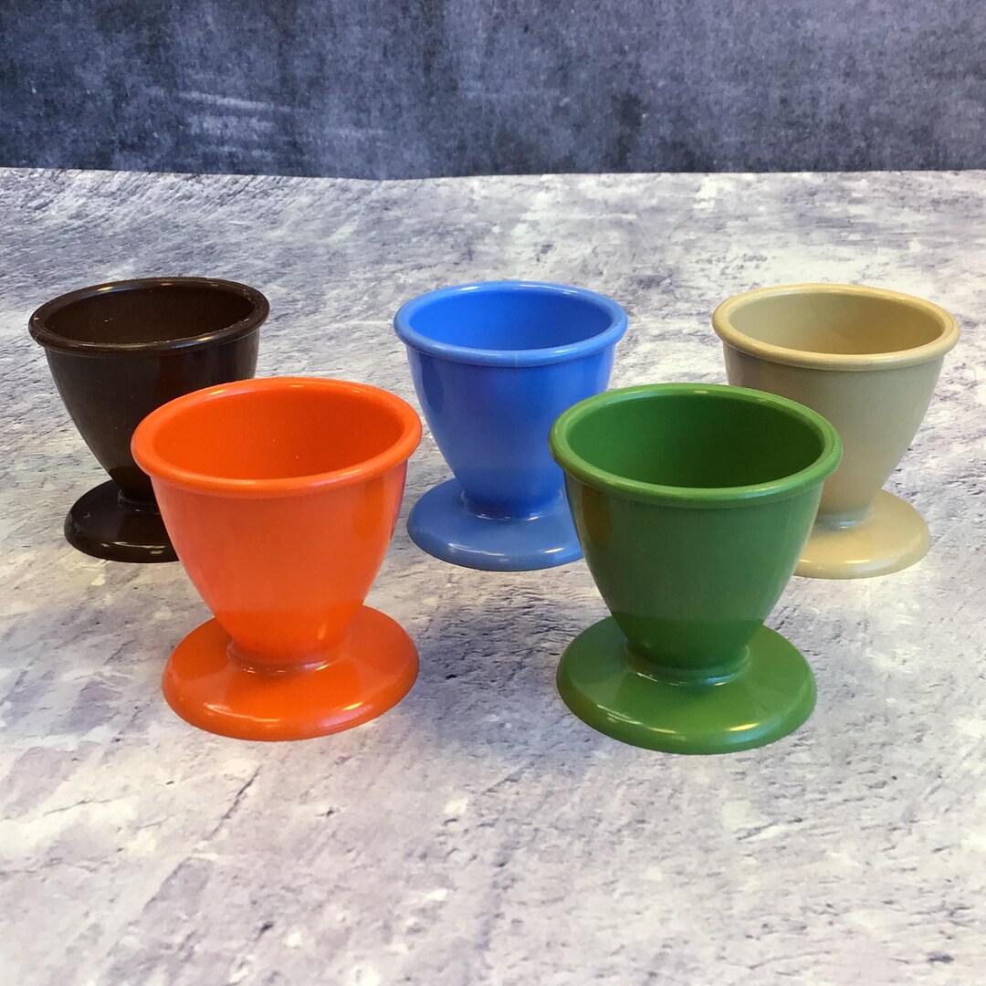 Set of 5 Vintage Mid Century Multicolour Plastic Egg Cups by Embee ...