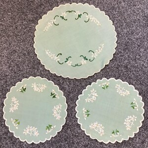 Vintage Green Linen Embroidered Dressing Table Set 1 Large and 2 Small ...