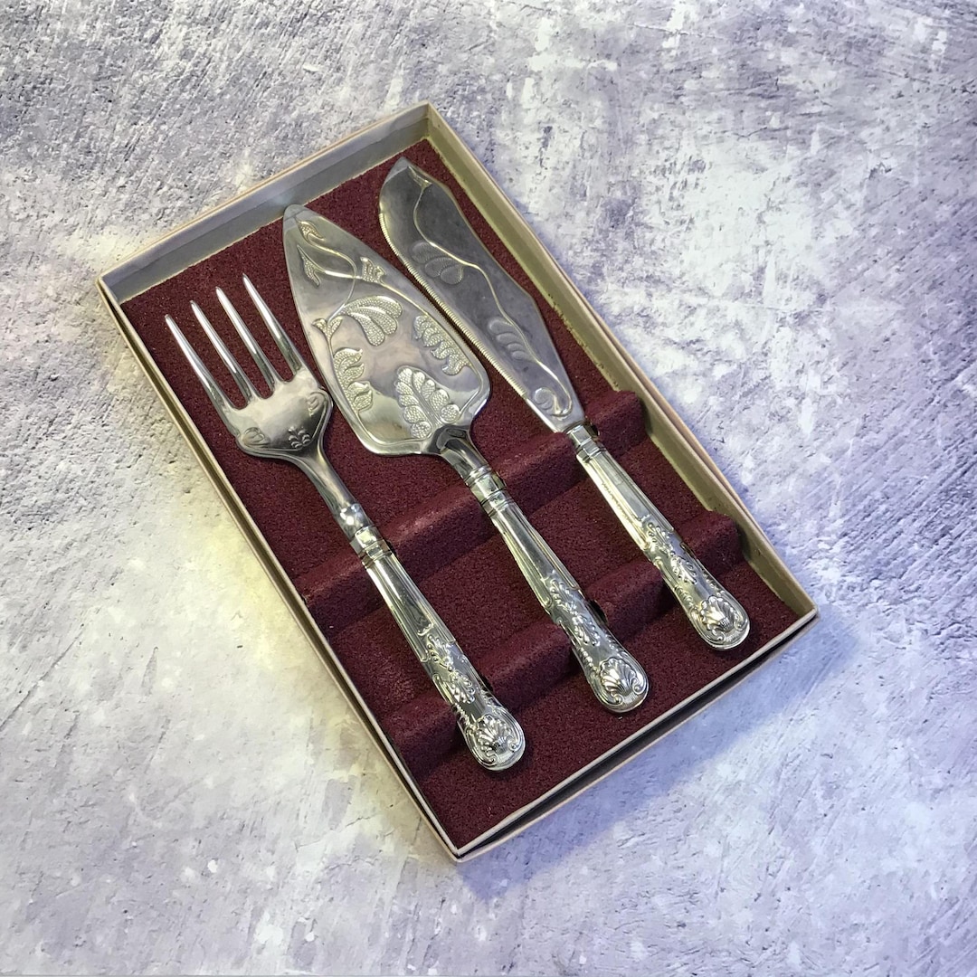 Vintage Boxed Set of Silver Plated Cake Servers, Decorative Cake or Pie ...