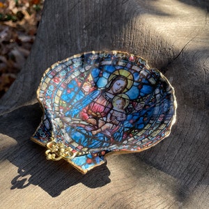 Mother of Jesus, Virgin Mary, Saint Mary, Madonna With Child, Scallop ...