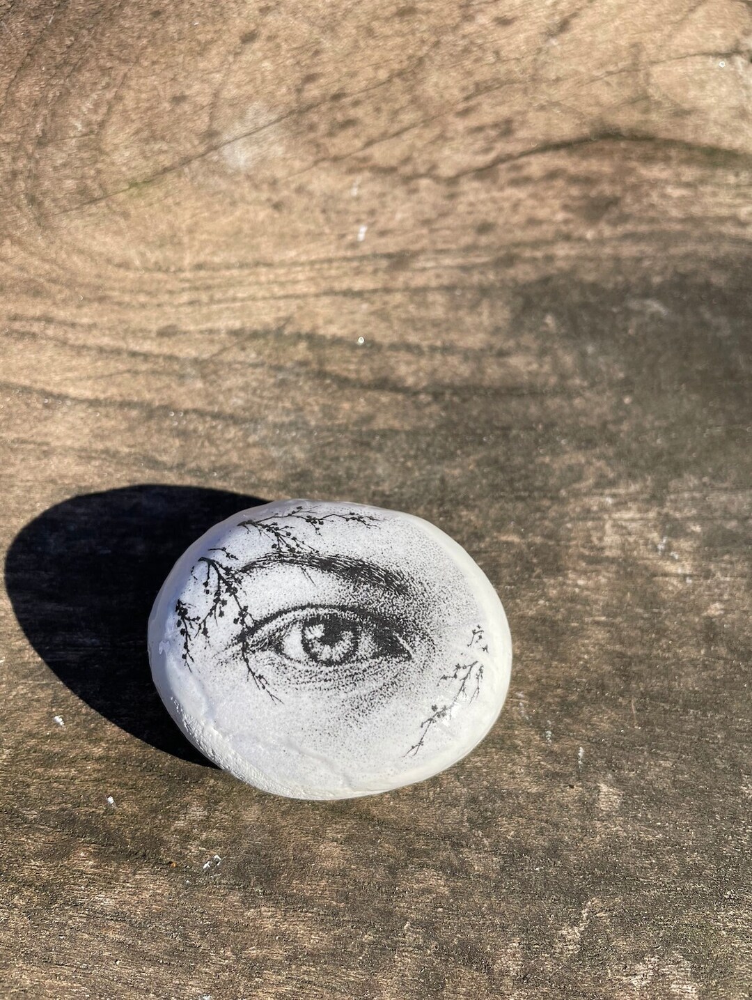 Hand Painted River Rock: Decoupage Eye Sketch, Resin Finish - Etsy