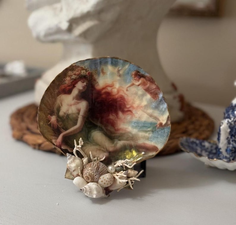 Birth of Venus Scallop Shell Art: Decoupage Seashell Decor - Etsy