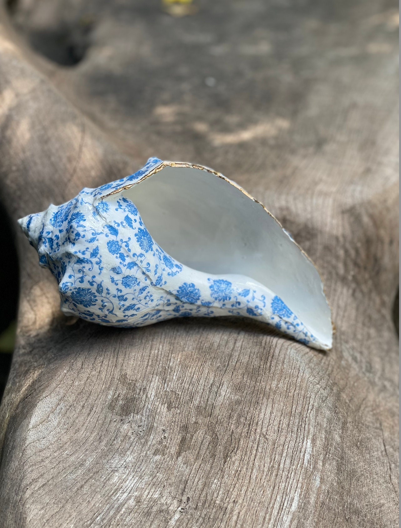 Chinoiserie Decoupage Conch Shell: Gold Leaf Decorative Ornament - Etsy