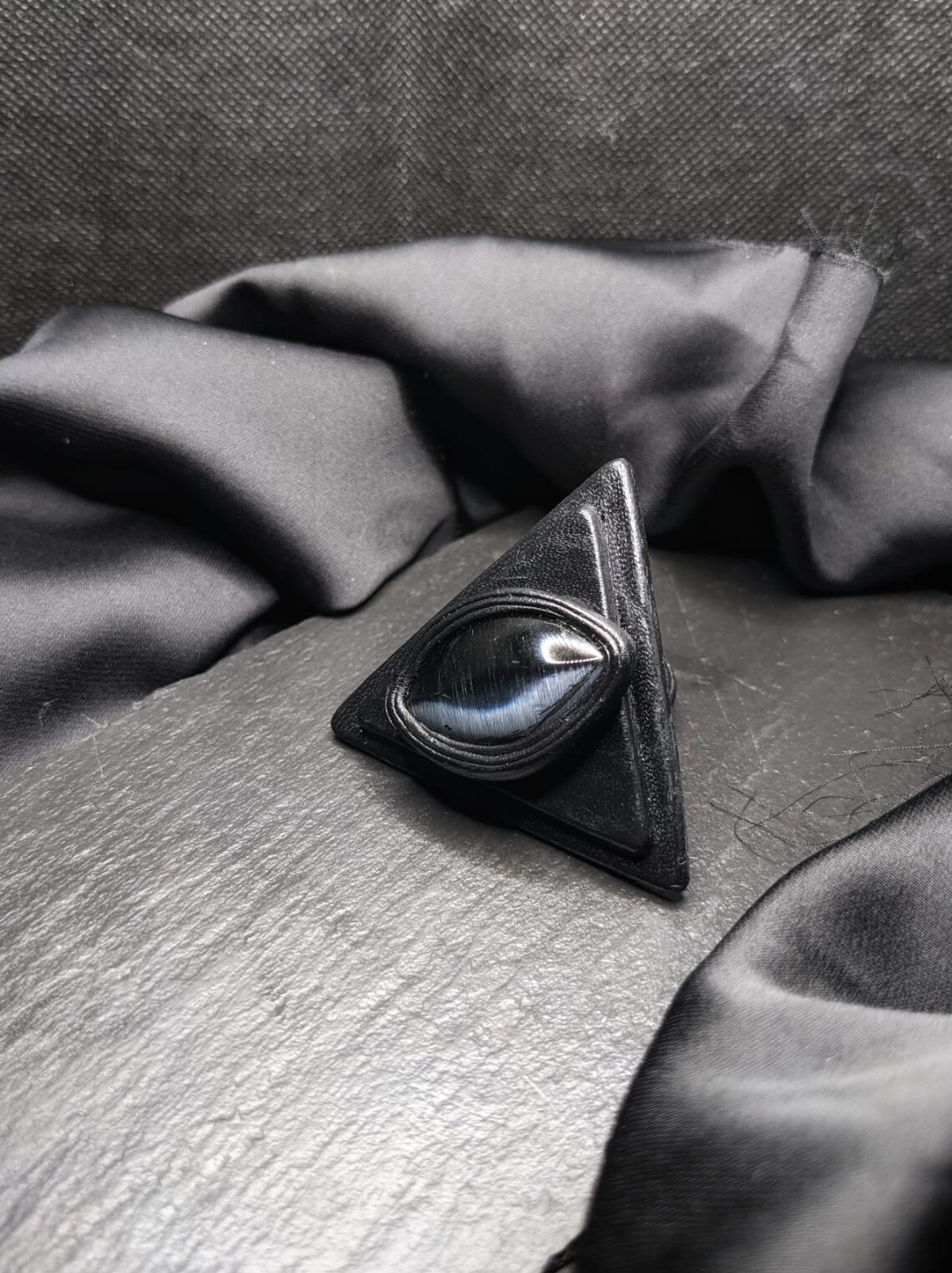 Geometric Brooch With Cat's Eye - Etsy