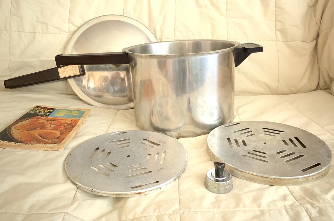 Vintage PRESTO 6 Quart Pressure Cooker Stainless Model C603A Giggler ...
