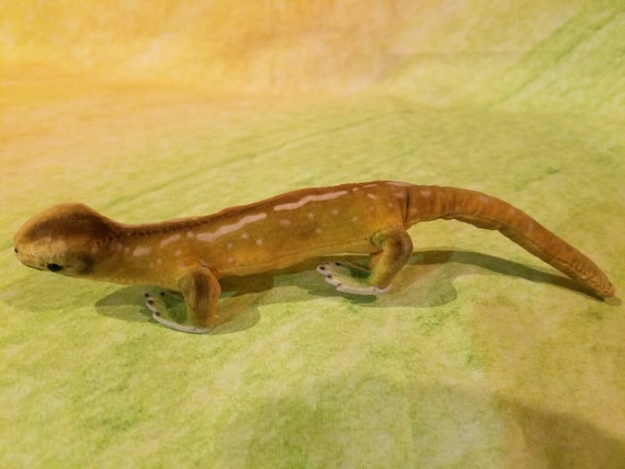 Steiff Lizzy the Lizard Has the Pin for the Flag on Tail | Etsy