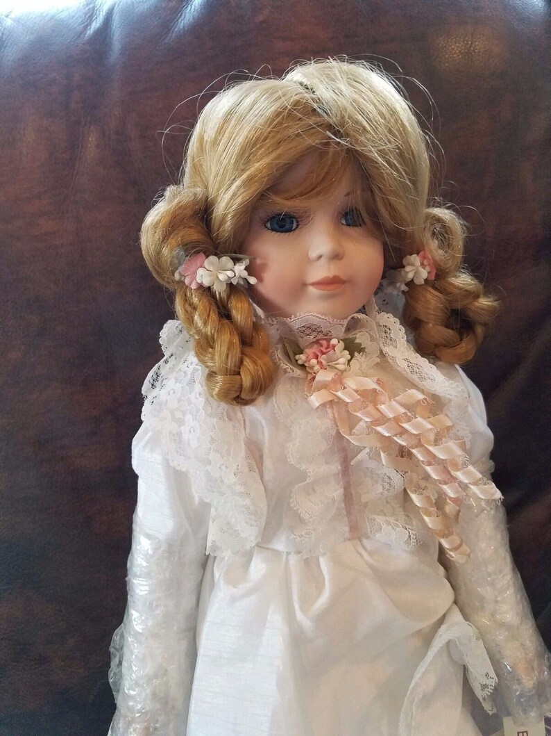 Dynasty Doll Collection 17 Doll Porcelain Doll Name Elizabeth - Etsy