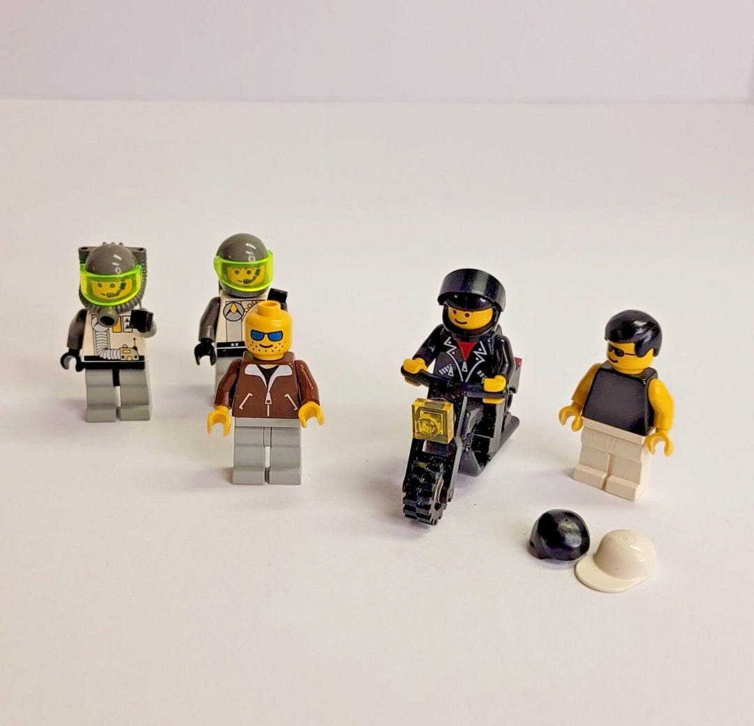 Vintage Lot of 5 LEGO Minifigs Space Exploriens Stunt Pilot Etc Mini ...