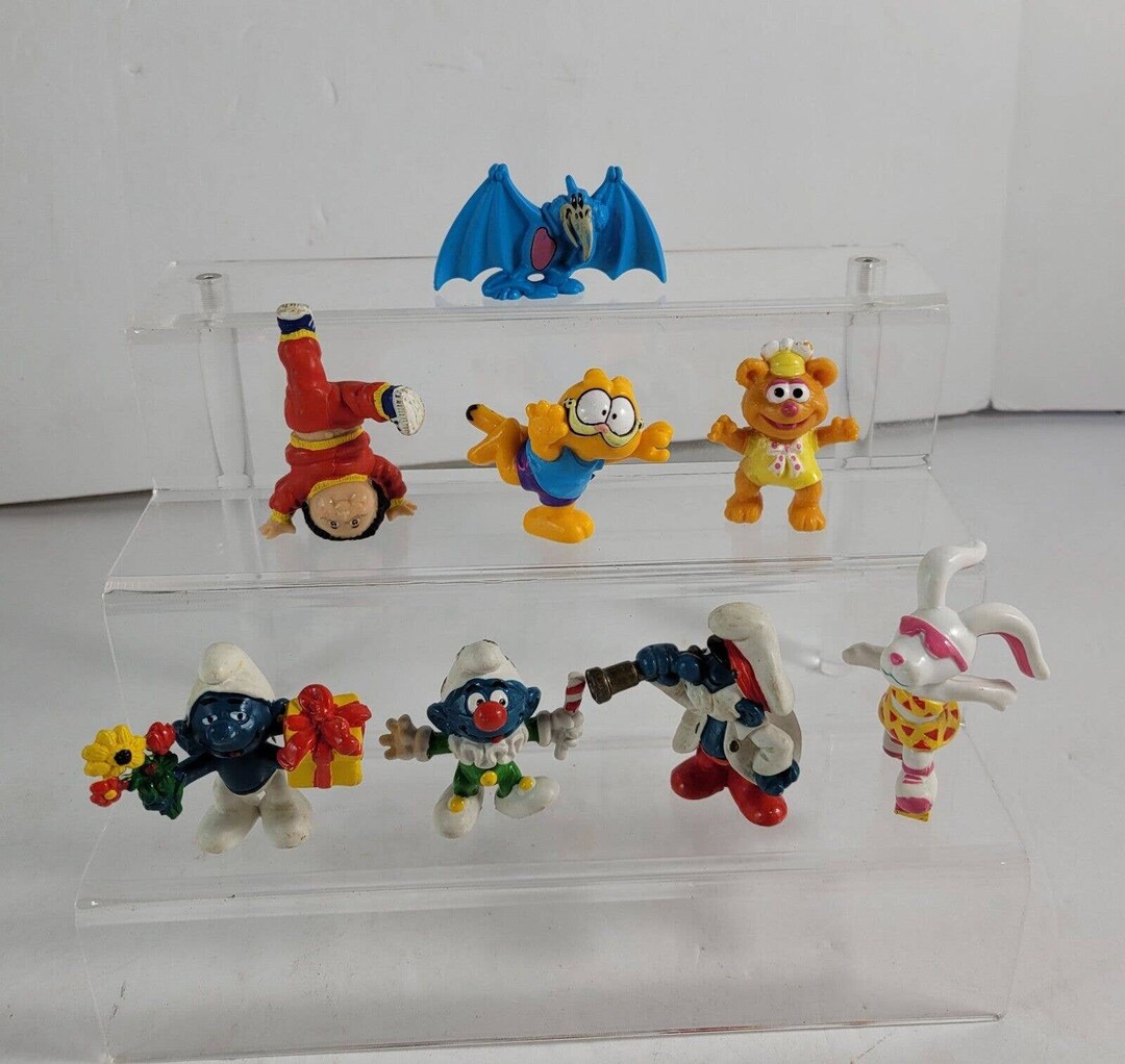 Lot of 8 Assorted Vintage Smurf Beach Bunnies Garfield Muppet Babies ...