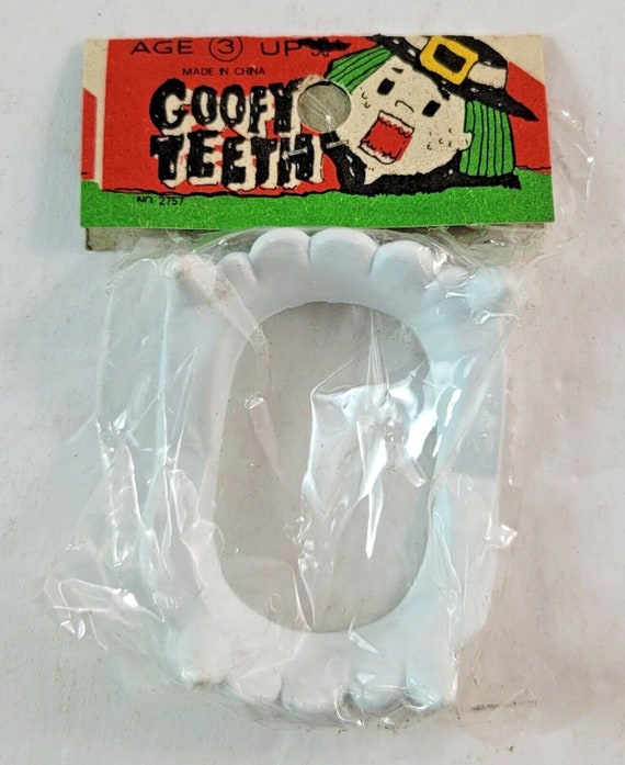 Vintage Halloween Witch Goofy Teeth Collectable Seale… - Gem