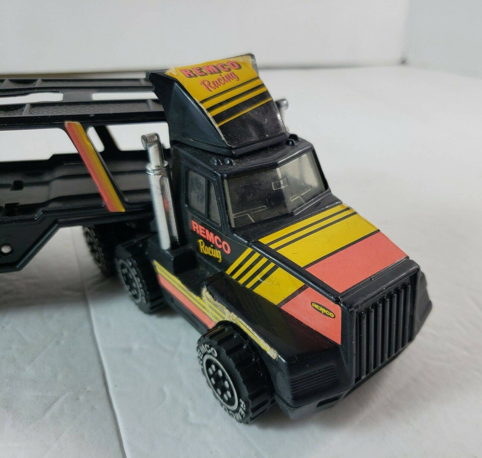 Vintage REMCO Racing 1986 Semi Car Carrier Transport Truck Toy Black 12 ...