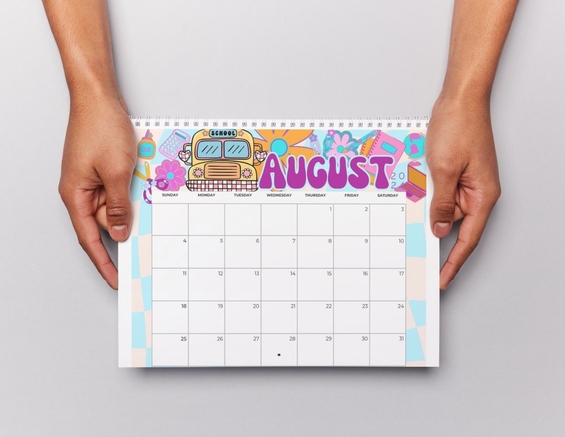 Printable August 2024 Calendar : Retro Back-to-school 70s Daisy Wall ...