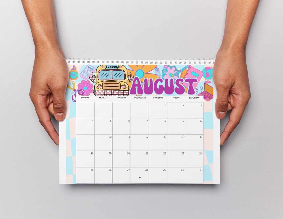 Printable August 2024 Calendar : Retro Back-to-school 70s Daisy Wall ...
