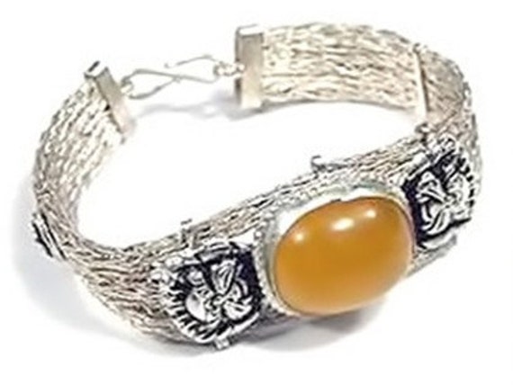 Very Feminine Looking Unique Elegant Vintage Style Tibetan Silver Big Beeswax Amber Necklace Bracelet
