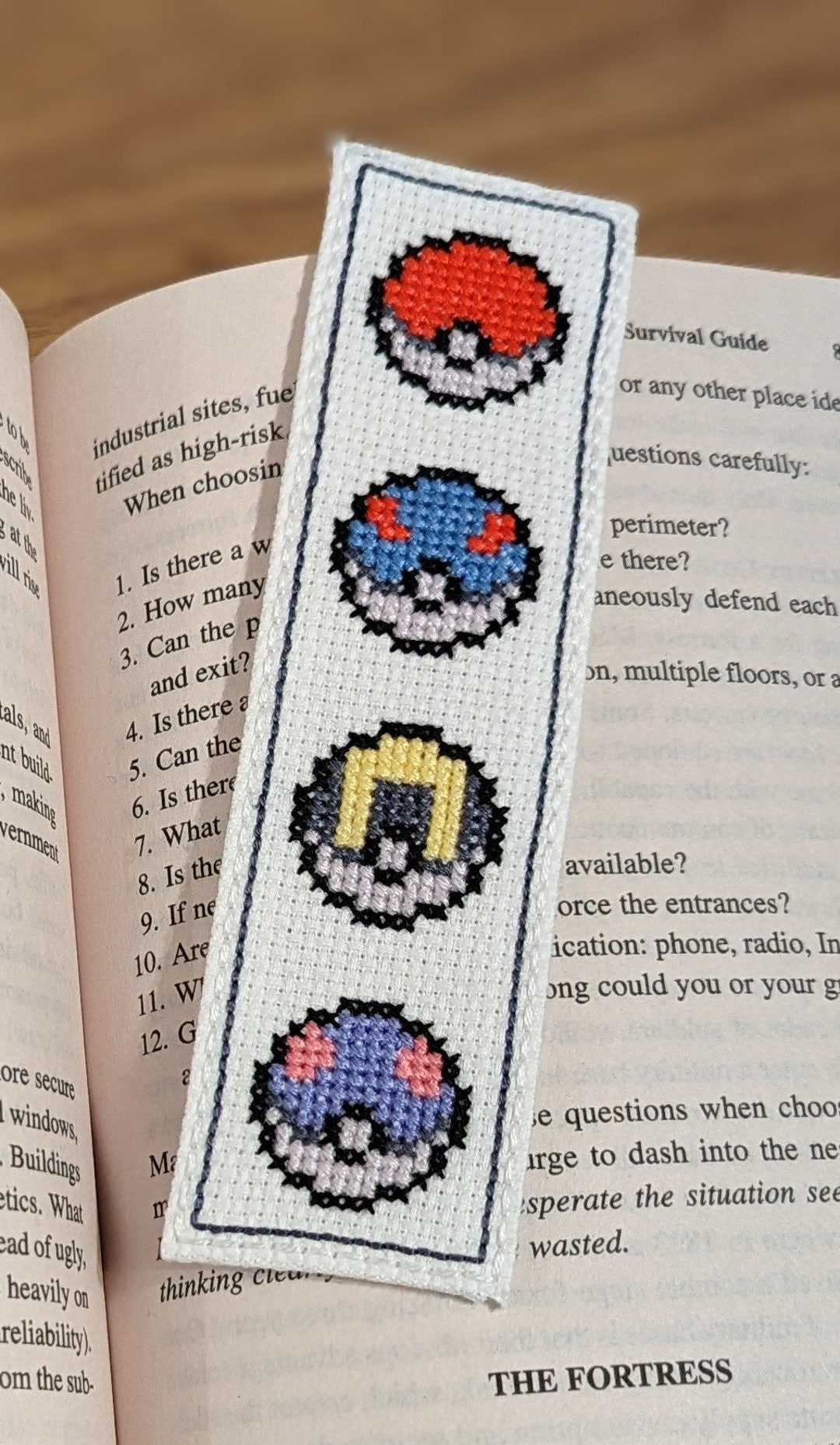 Pokeball Bookmark Cross Stitch Pattern - Etsy