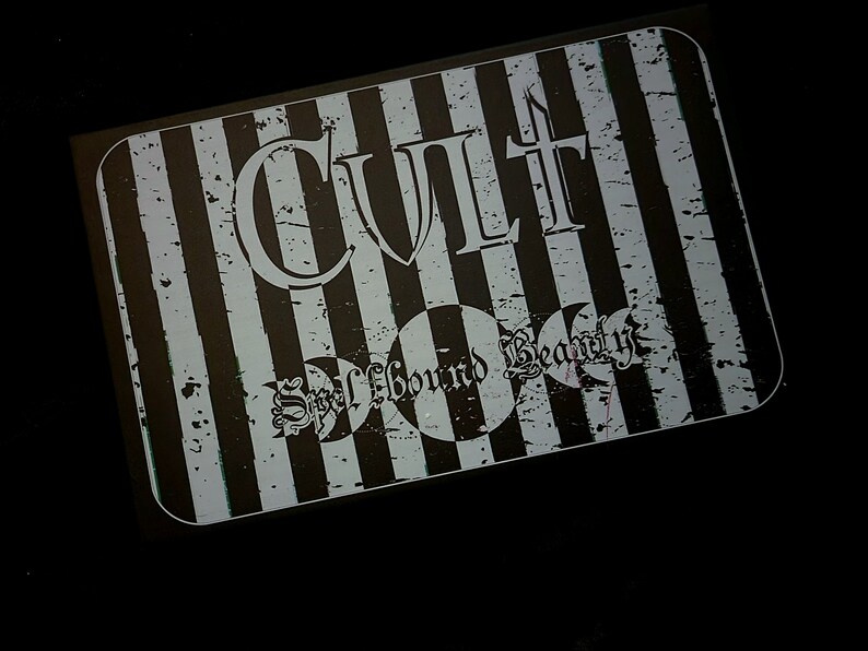 Cult 15 Color Eyeshadow Palette by Spellbound Beauty - Etsy