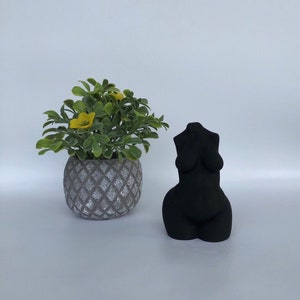 Curvy plus-size Goddess Torso Statue, Body Positive Art, Gift Idea ...