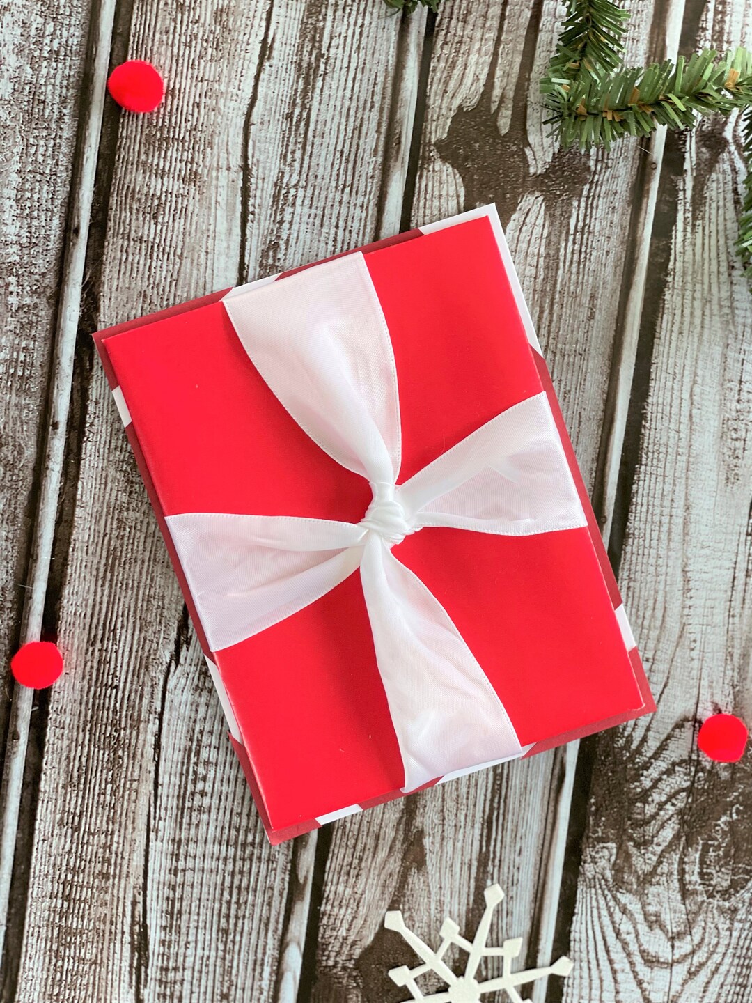 Red and White Present, Wrapping Paper, Wrapped Gift Inspired Holiday ...