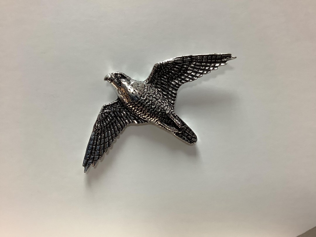 Peregrine Falcon Silver Pewter Pin Badge (T) - Etsy