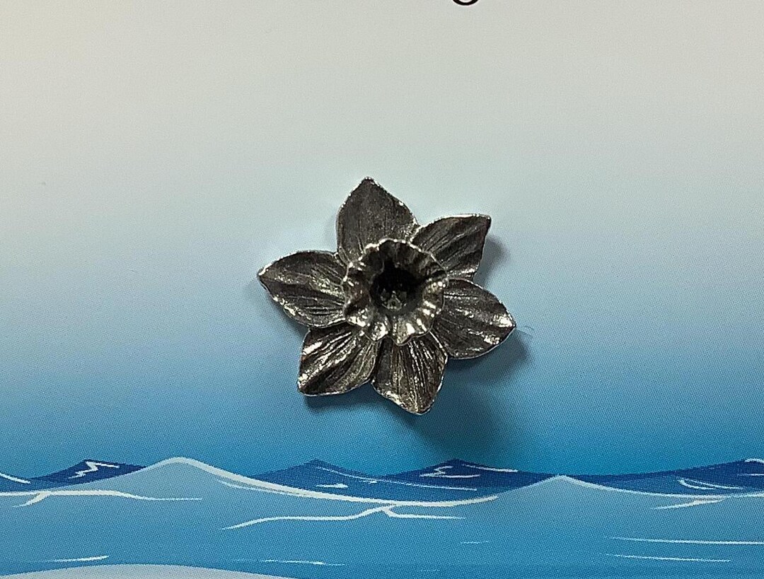 Welsh Daffodil Silver Pewter Pin Badge (W) - Etsy