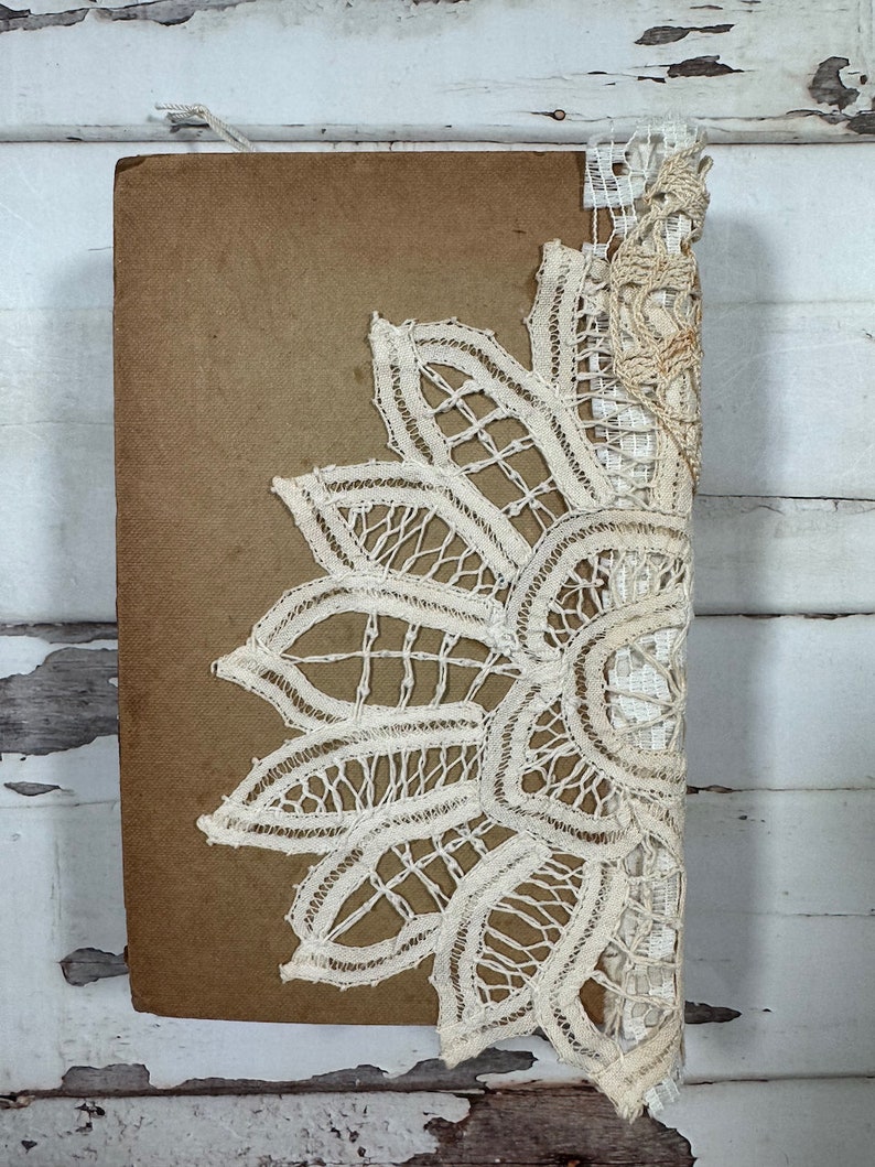 Medieval Flowers and Fauna Junk Journal – 5 Signatures, Handmade With ...