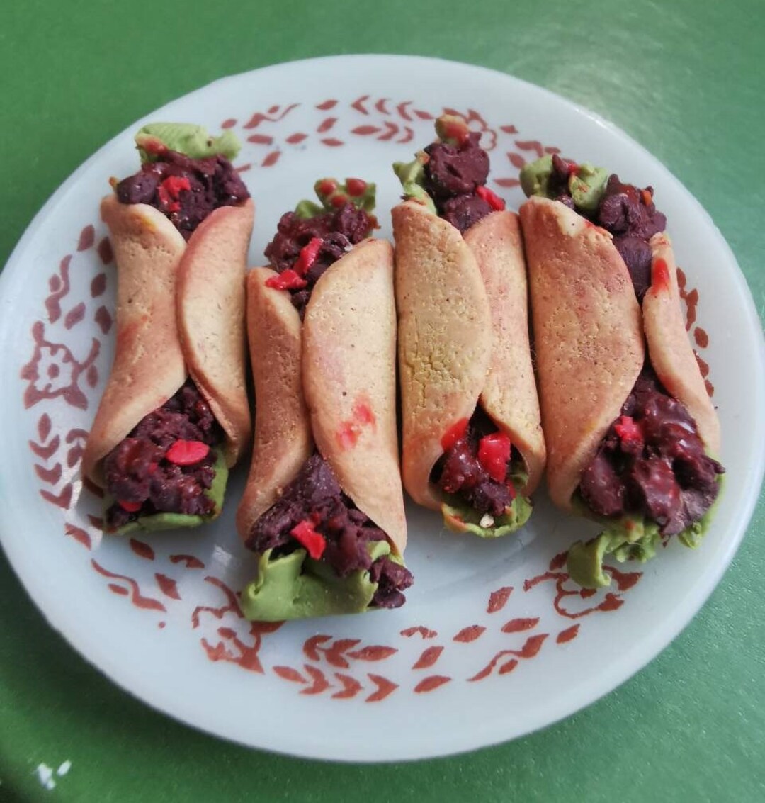 Miniature 1/6 Scale Chilli Burritos. X 4. Handmade Clay Food. Suitable ...