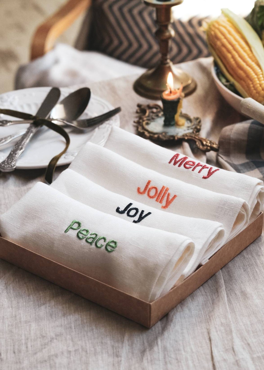 A Set of Pure White Linen Napkins With Embroidery / Christmas Table ...