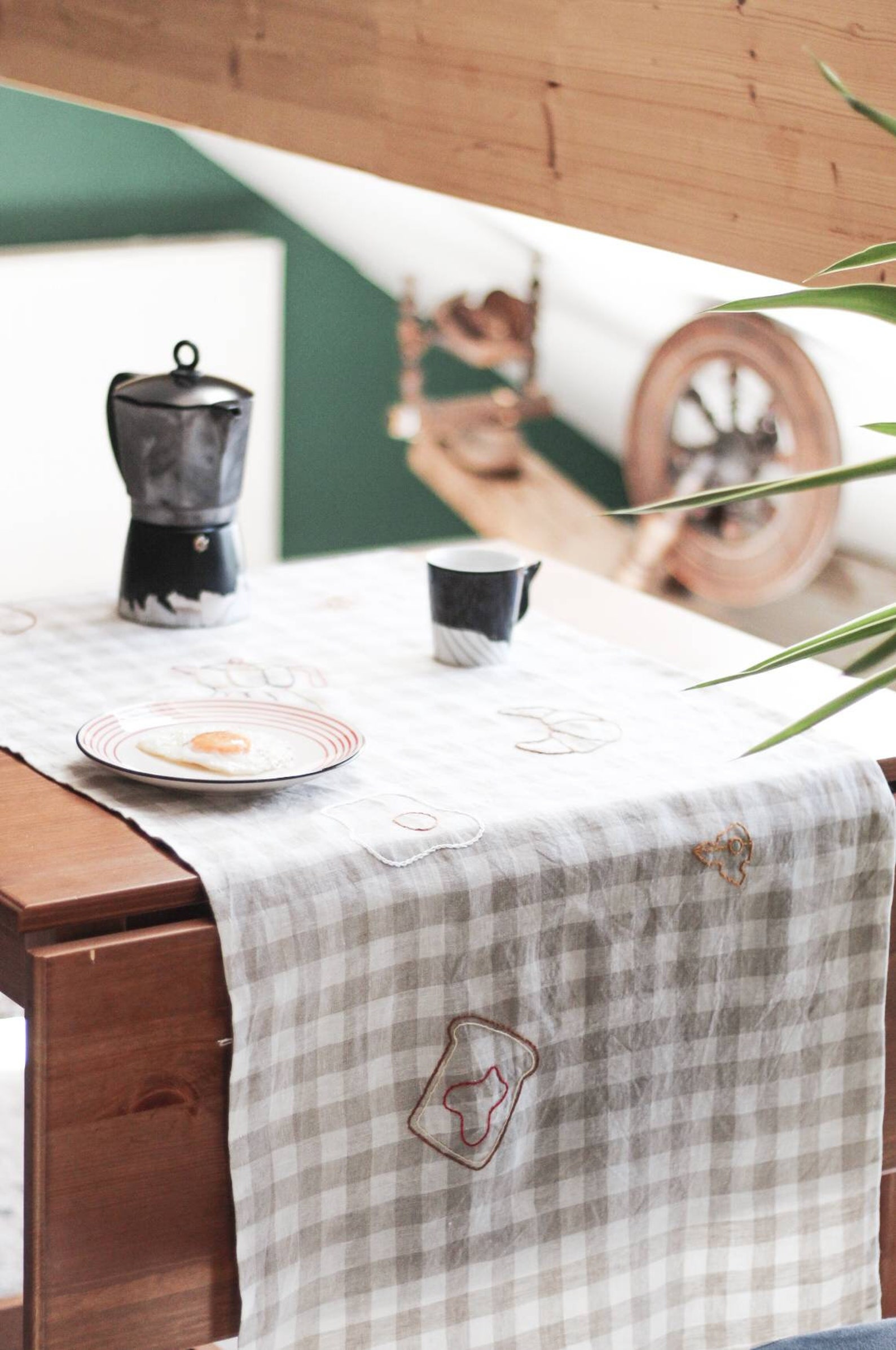Linen Table Runner ITALIAN BREAKFAST, Mid Century Modern Table Runner ...
