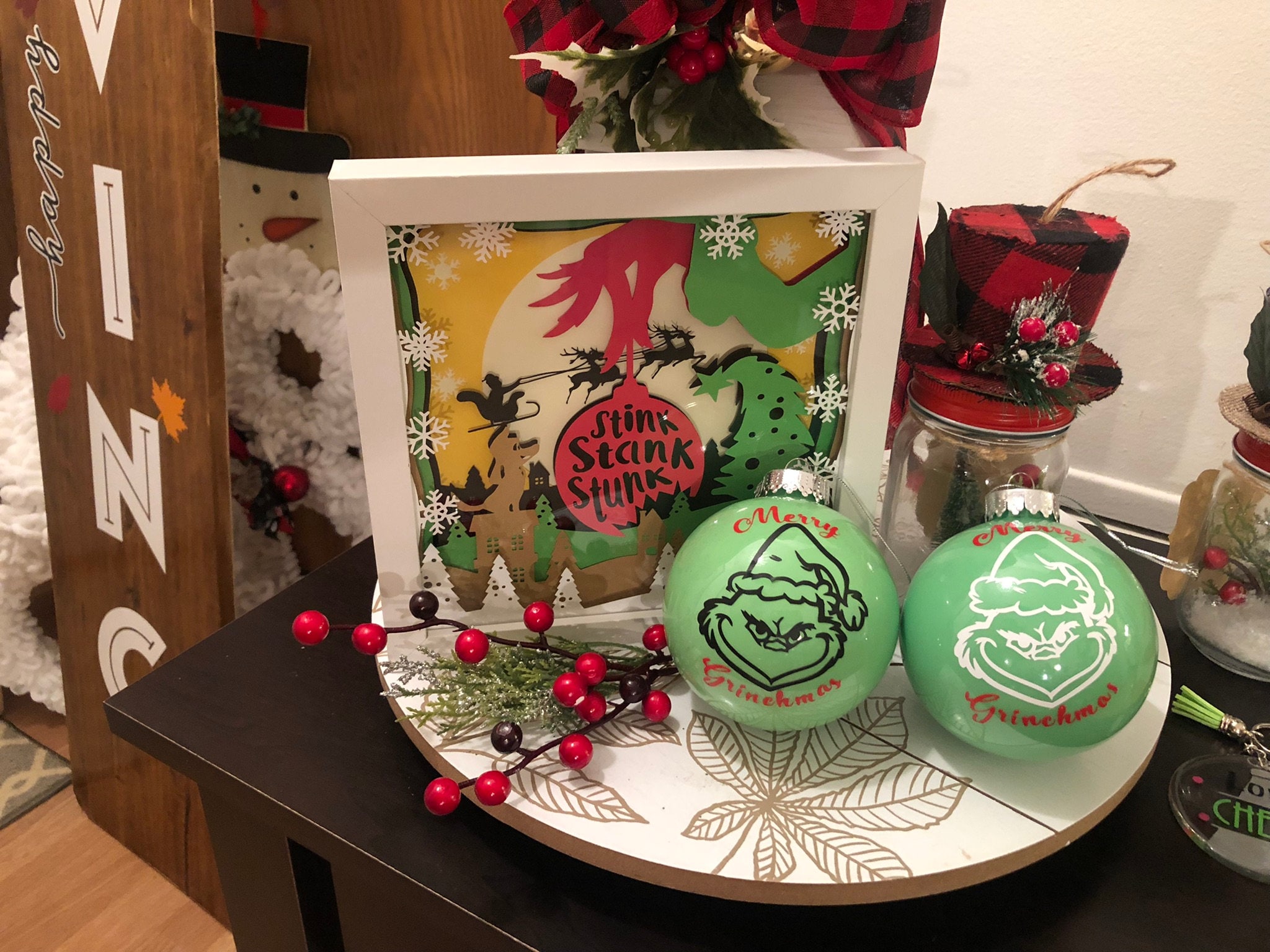 Grinch Shadow Box - Etsy