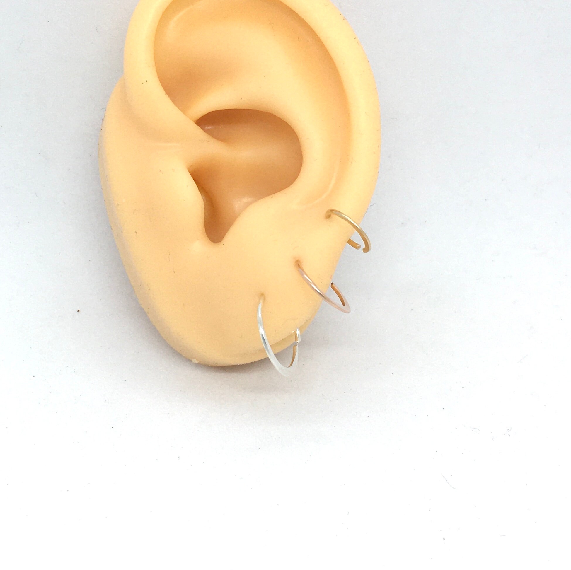 One pair of hammered wire small hoops in sterling silver 14K | Etsy