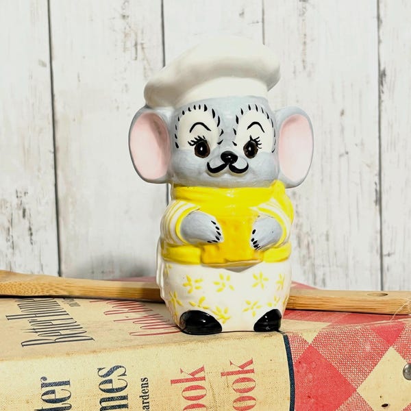 Vintage Chef Shakers - Etsy