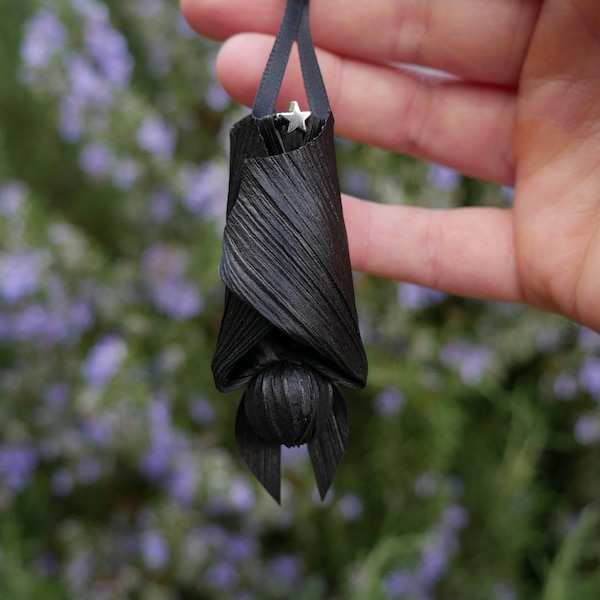 Bat Corn Husk Decor - Etsy