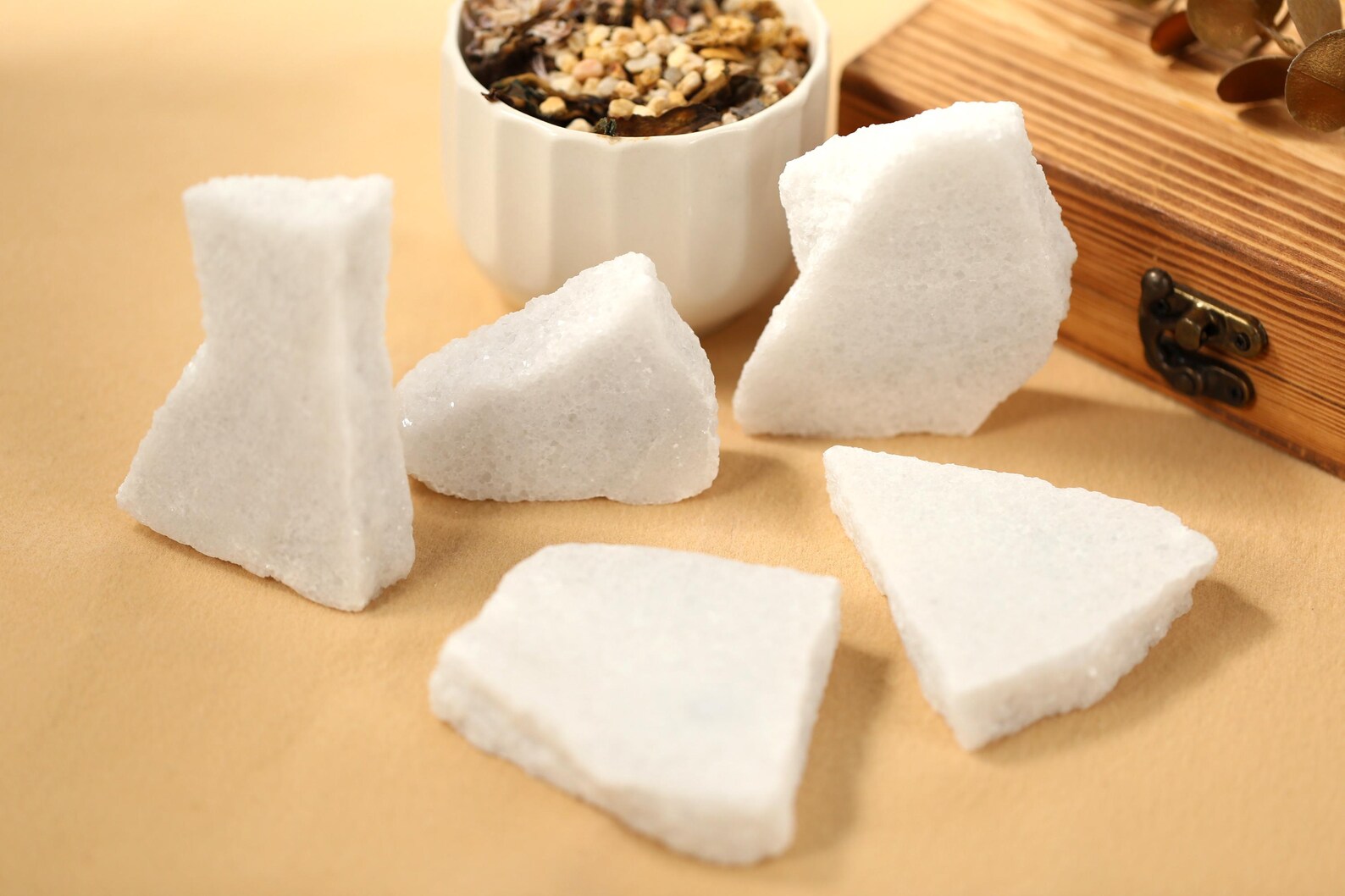 Natural White Dolomite Limestone Sparkly Jewelry Display, Jewelry ...