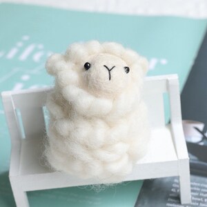 Felted Sheep Keyring, 3 Colors, Sheep Keychain, Felt Lambs, Sheep ...