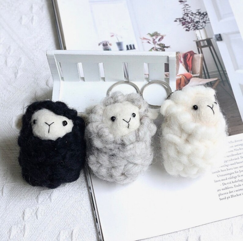 Felted Sheep Keyring 3 Colors Sheep Keychain Felt Lambs - Etsy