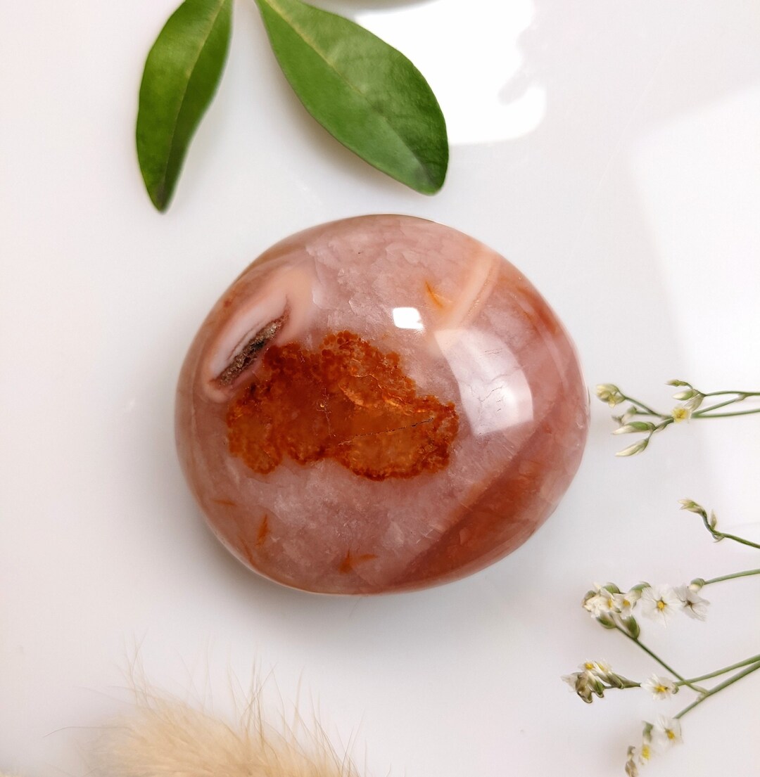 Carnelian Galet 123g Collector's Item Palm Stone Lithotherapy Stone ...