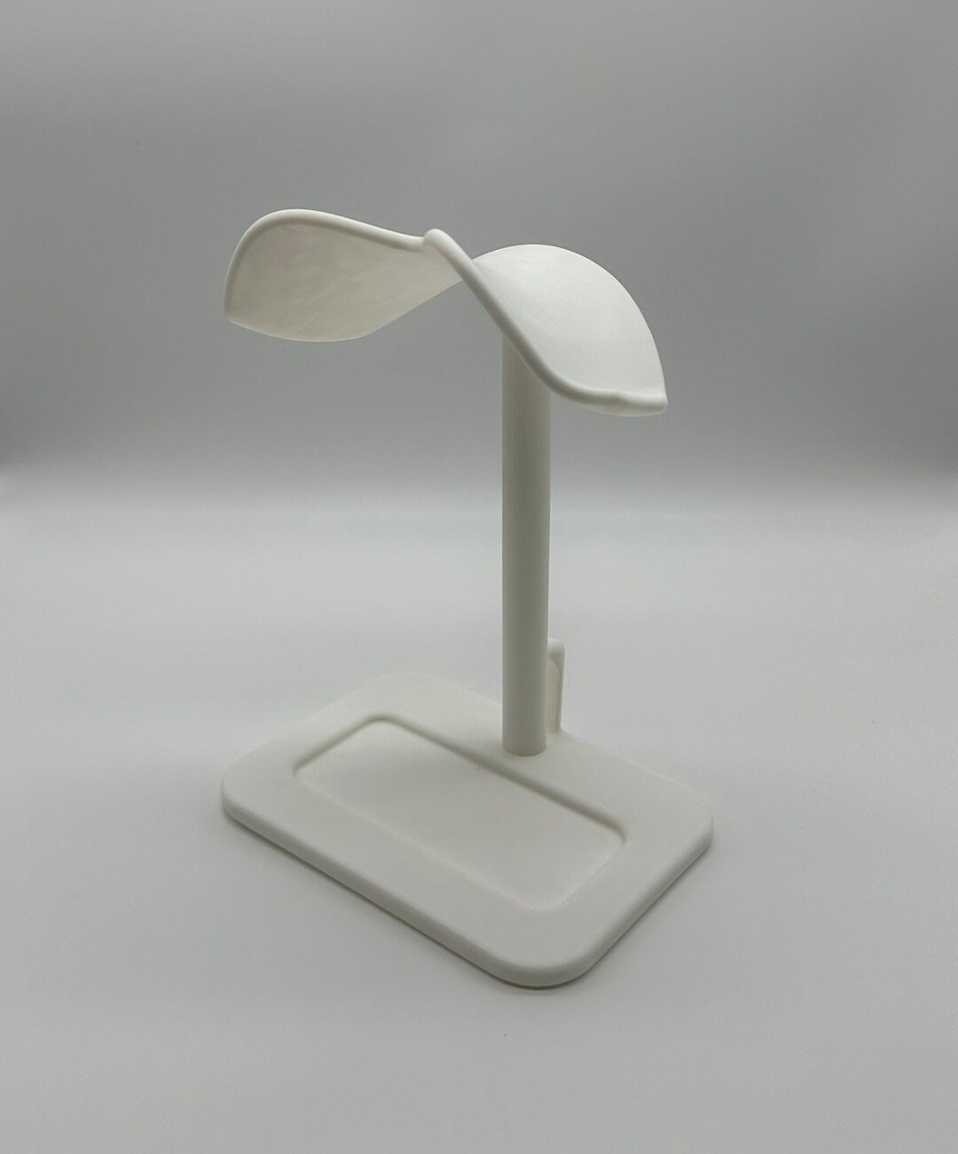 Apple Vision Pro Stand With Cord Management and Battery Dock - Apple ...