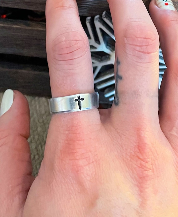 Simple Cross Ring - Etsy