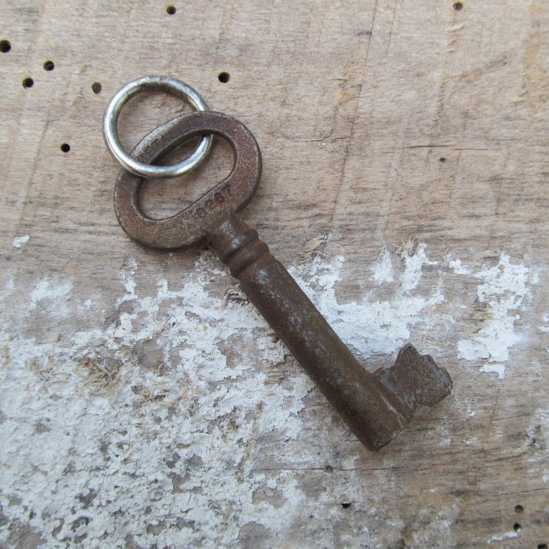 Rusty Old Skeleton Key Pendant Large Vintage Key Fob W/sterling Silver ...
