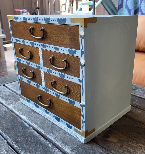 Adorable hand painted set of drawers. good for jewelr… - Gem
