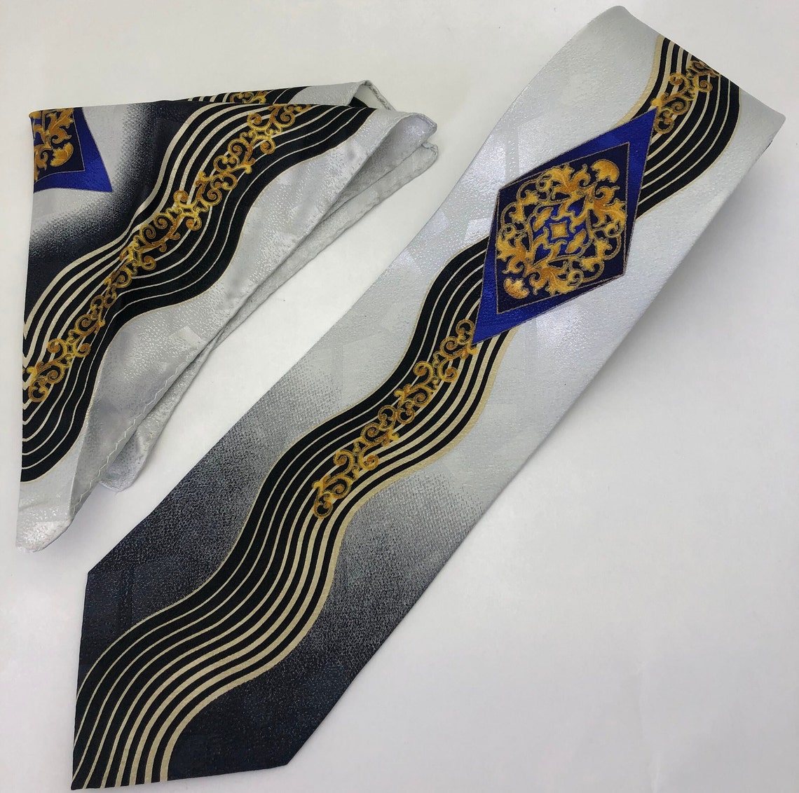 Abstract Art Deco Necktie With Matching Pocket Square - Vintage Tie and ...