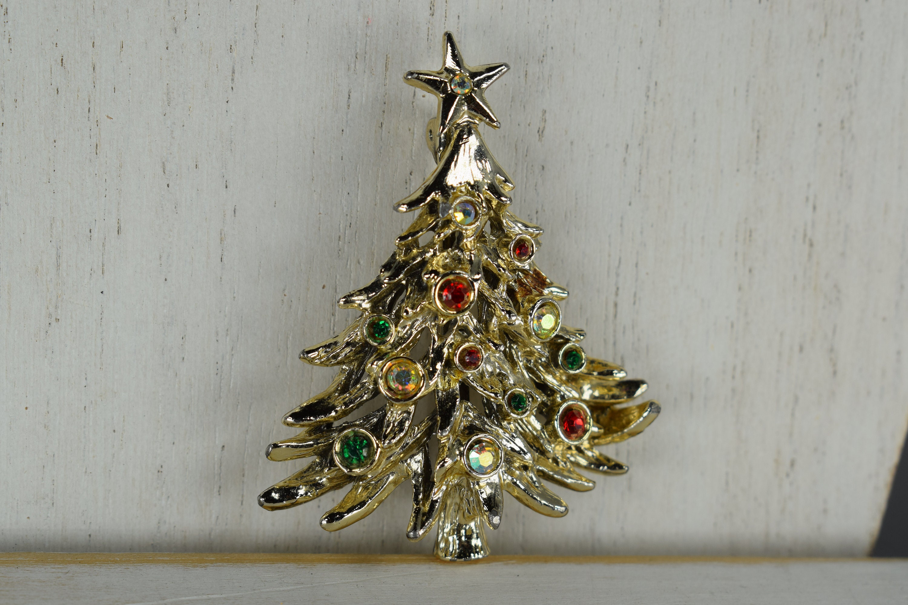 Vintage 1970's TANCER II gold tone CHRISTMAS tree brooch | Etsy