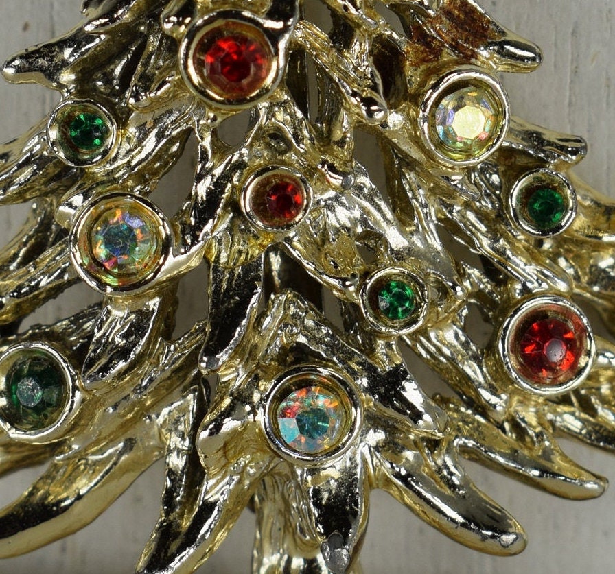 Vintage 1970's TANCER II gold tone CHRISTMAS tree brooch | Etsy